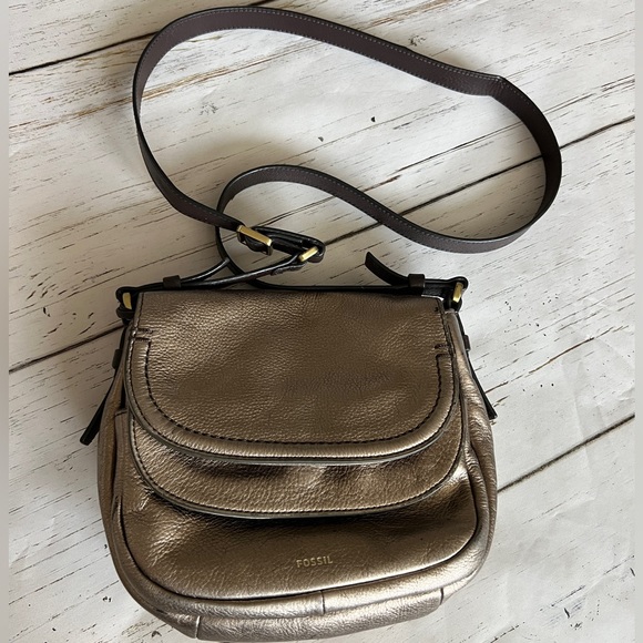 Fossil | Bags | Fossil Metallic Crossbody | Poshmark